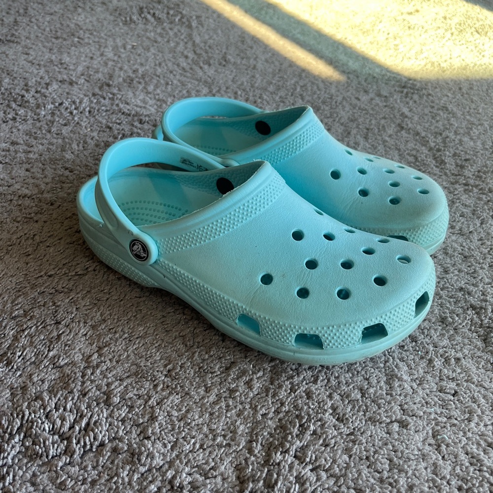 Crocs Light Blue Clogs - Gem